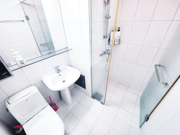 "Comfortable Stay Near Gangnam Station- Great Location&easy Access!" - Seoul