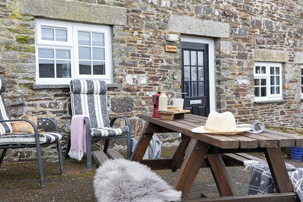 Wagon House - Cosy Stone Cottage For 4 Near Beaches & Bude - Crackington Haven