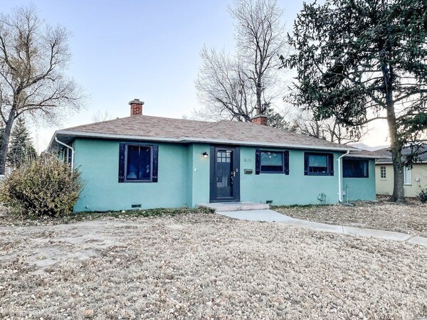 Peaceful Getaway | Heart Of Cos | Mins To Downtown - Colorado Springs, CO