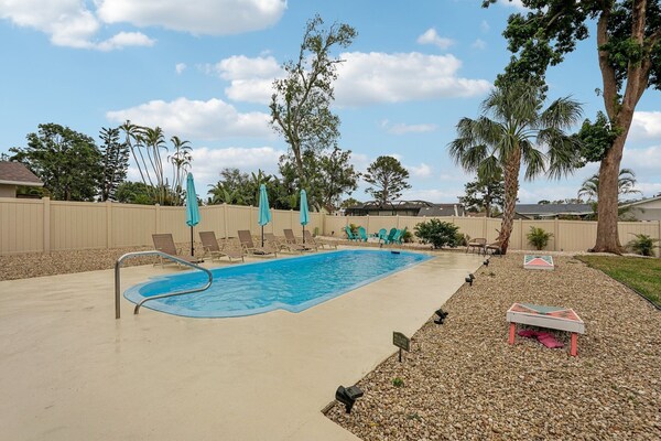 Pool+arcade+theatre+private Yard  Prime Location! - Bradenton, FL
