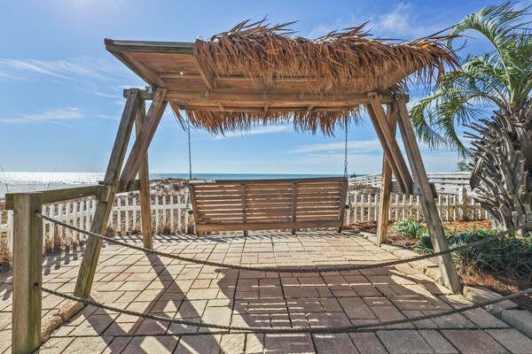 Beachfront Condo Packed With Views And Amenities! - Alabama