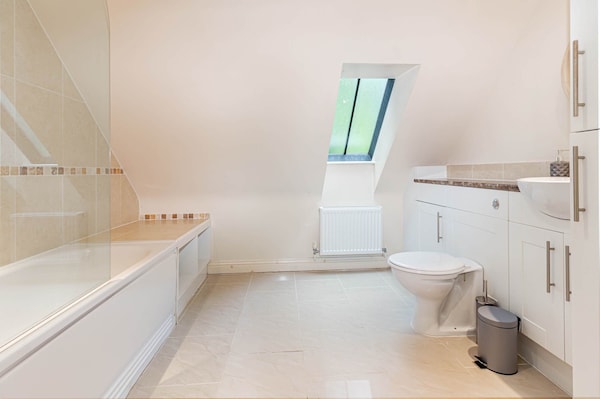 Host & Stay | Hillbrook House Dwelling - Malvern