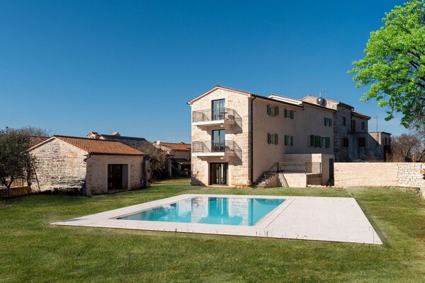 Villa Paladnjaki - Luxury Villa With Private Pool, Included Daily Breakfast & Exclusive Istrian Food, Wine, And Olive Oil Tastings - Istria
