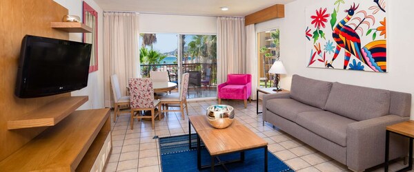 Delightful Resort With Ac In Cabo San Lucas.  Swimabble Beach - Cabo San Lucas