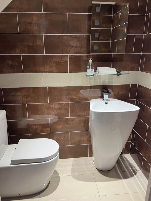 Family Suite - Axminster