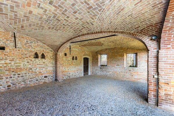 Villa Manzoni, Luxury Cottage - Barolo