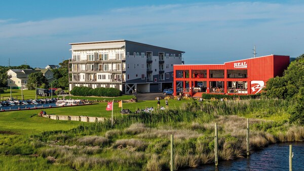 2-bedroom, 1.5-bathroom Suite At Real Watersports - Outer Banks, NC
