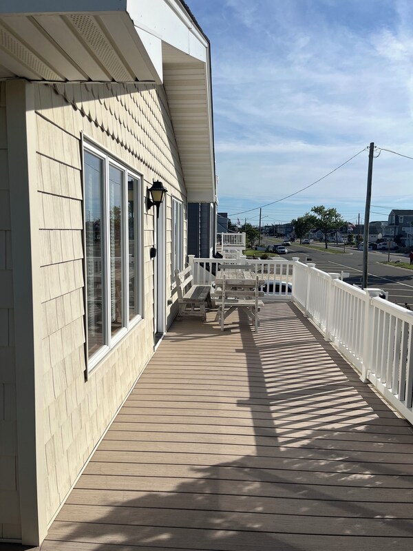 Newly Renovated 3-bedroom House In Surf City - Pet Friendly - Surf City, NJ