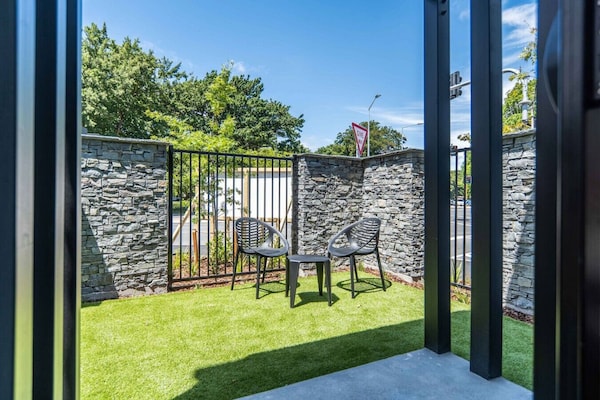 Brand New Opposite Hagley Park Close Cbd Hospital - New Zealand