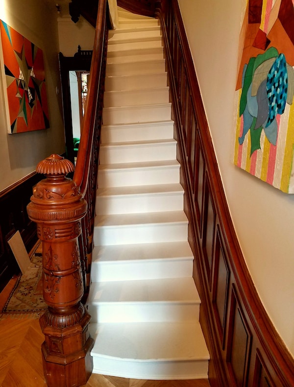 Huge Brooklyn Brown Stone Living - Crown Heights, NY