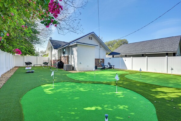 Modern Lakeland Golf Retreat W/ Putting Green - Lakeland, FL