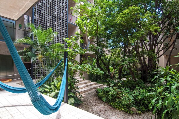 1 Recámara Con Balcón, Gym, Wifi, Alberca Infinita En Roof Top - Playa del Carmen