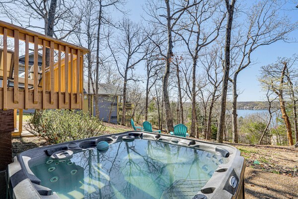 Luxury Lake Home, Amazing Views, Resort Amenities - Sunrise Beach, MO