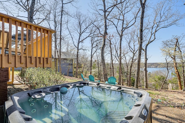 Luxury Lake Home, Amazing Views, Resort Amenities - Sunrise Beach, MO