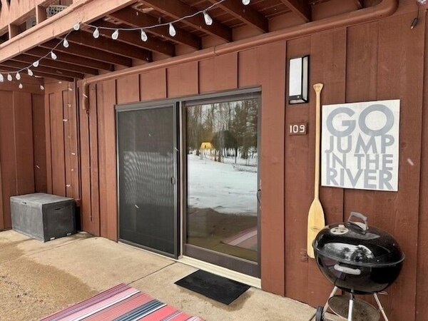 Newly Updated! 2 Bd 2ba Voyageur Lake Condo W/ Private Pier. End Unit. Er Chain - Eagle River, WI