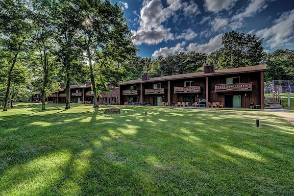 Lake Forest Resort  Private Dock, Sandy Beach In The Northwoods! - Eagle River, WI