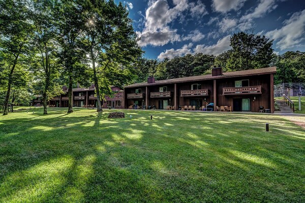 Lake Forest Resort  Relax On A Pristine Sandy Beach In The Northwoods! - Eagle River, WI
