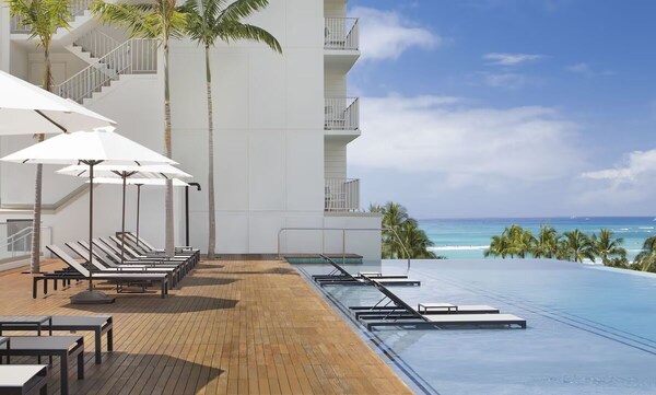 Alohilani Resort  Uninterrupted Oceanfront  Beside Fort Derussy Park - Hawaii