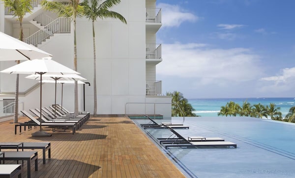 Alohilani Resort  Ocean Breezes  Waikiki Culture At Your Doorstep - 檀香山