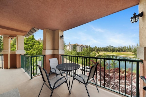 Classic Studio: Full Kitchen With Wraparound Deck - 212a - Kelowna