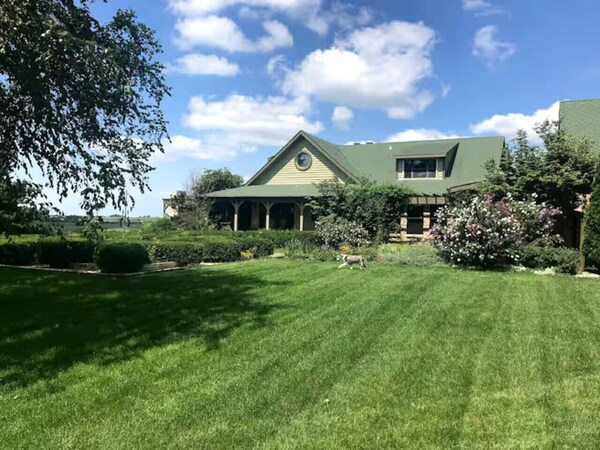Red Rock Loft | *Pet Friendly* Hunter's Dream - Missouri