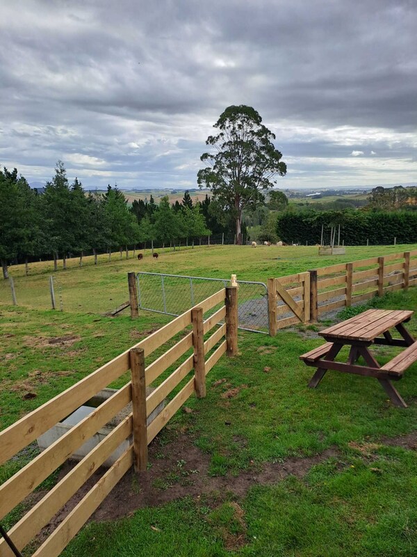 Bruce Farm Alpaca Cabin 3 By Tiny Away - Balclutha