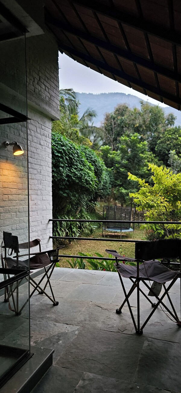 Chic Rustic Farmhouse Amidst A Mango Orchard Beneath The  Western Ghats Of India - Kerala