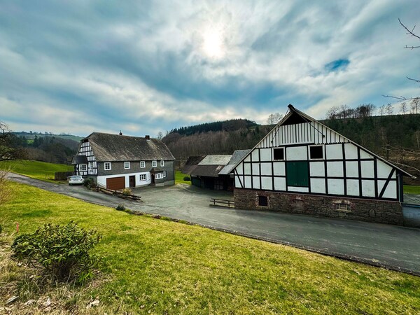 Maison De Campagne "Hallmanns Hof" Avec Jardin Privé Et Wi-fi - Schmallenberg