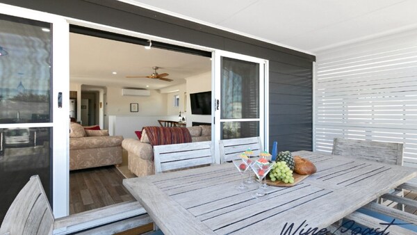 Coastal Palm House By Wine Coast Holiday Rentals - Aldinga