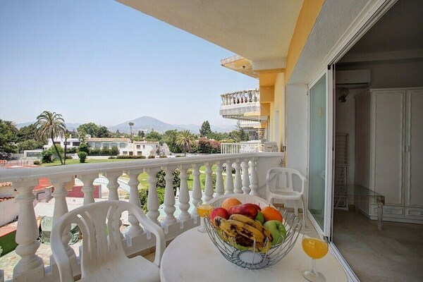 Beach Front Apartment In Marbella, Costa Del Sol, Spain - Puerto Banús