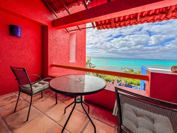 Ocean View King Room At Casa De Los Sueños - Isla Mujeres