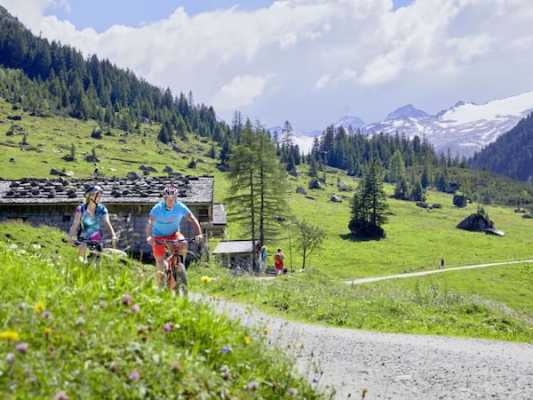 Gemütliche Wohnung Für 2 Leute Mit  W-lan, Pool, Tv, Balkon Und Parkplatz - Pass Thurn