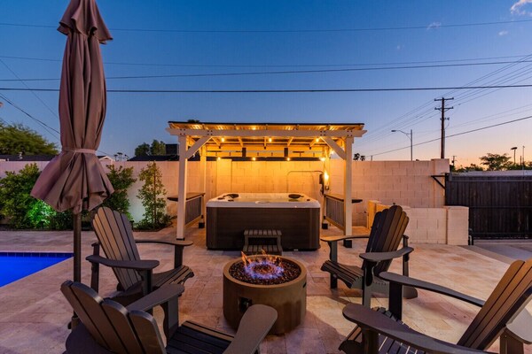 The Outlaw I Heated Pool + Hot Tub, Bar & More! - Fountain Hills, AZ