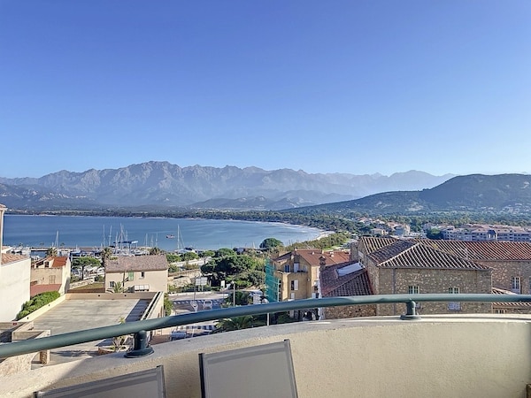Beautiful Sea-mountain View Apartment - Calvi