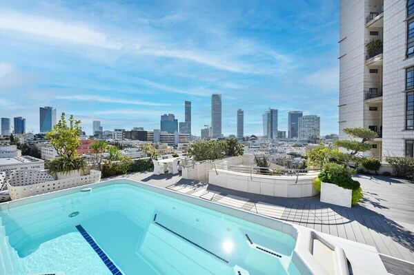 Spacious 3br Penthouse With Pool By Holyguest - Tel Aviv-Yafo