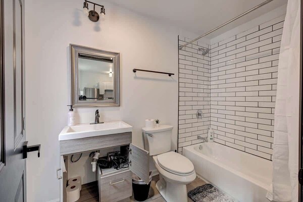 Stylish Studio In Mckinley In The Heart Of Brady St - Milwaukee, WI