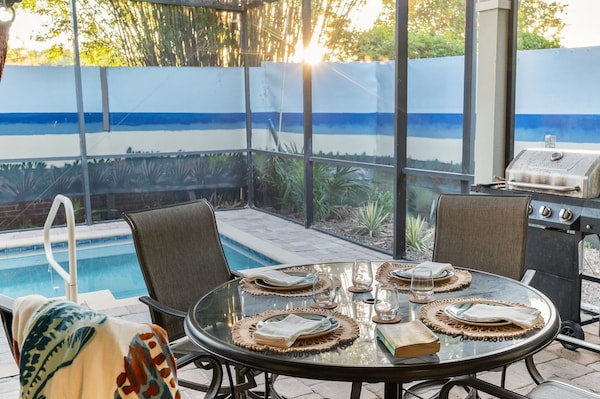 Viento Cottage: 4br Pool, 5 Min To Beach,  Dog-friendly - St. Augustine Beach, FL