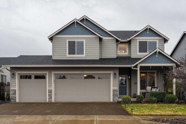 Charming Home With Fire Pit And Ev Charger In A Great Location Near Wineries - Newberg, OR