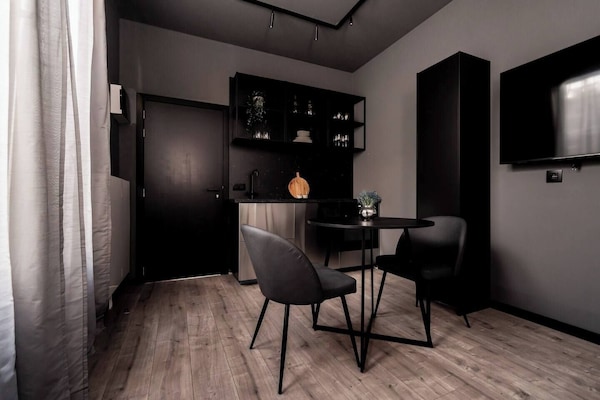 Industrial-chic Renovated Studio - Antwerp