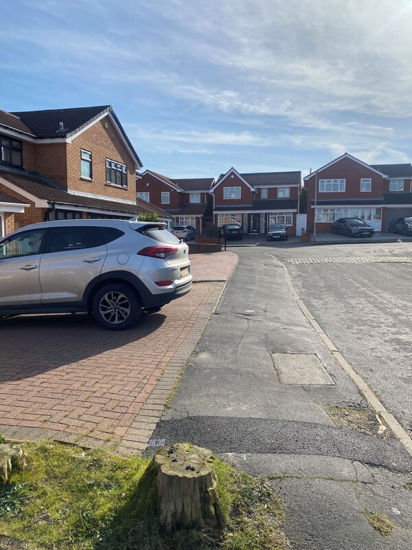 Budget En-suite In Wolverhampton/birmingham Rd, Situated In A Quiet Neighborhood - Wolverhampton