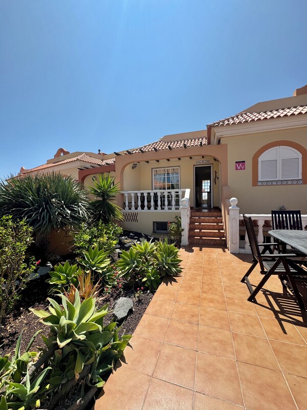 *Fantastic Location* 4 Bedroom Family Villa, Private Heated Pool & Games Room. - Fuerteventura