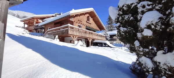 Savoyard Cottage With Terrace On The Snow Front - La Giettaz