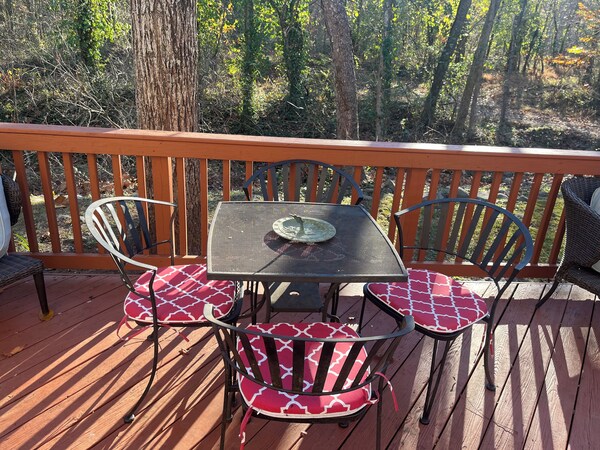 Charming 2-bedroom Cottage W Wifi, Ac In Tranquil Syria W Deck Sounds Rose River - Early Mountain Vineyards, Madison