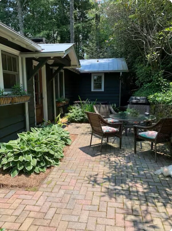 Highlands Lakefront Home 2 Minutes From Downtown! - Highlands, NC
