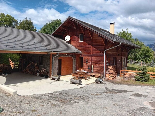 Chalet à La Montagne à 15 Min De La Station De Ski De Risoul . - Risoul