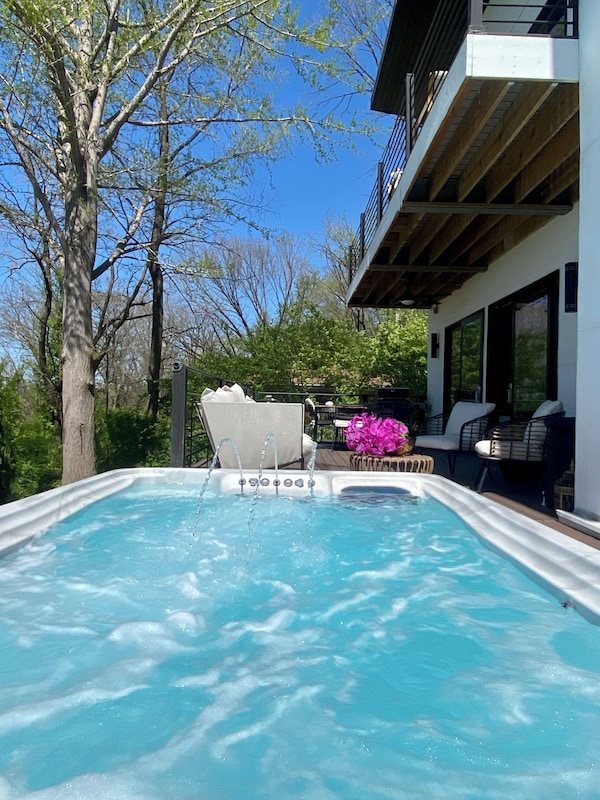 Arch View Luxury Home 5 Minutes To St. Louis:private Pool,sauna,free Wine&brkfst - Belleville, IL