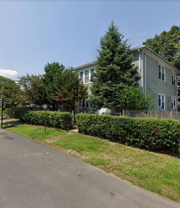 Great For Families, Travelers, Or Anyone Needing A Comfy Place To Stay! - Coventry, RI