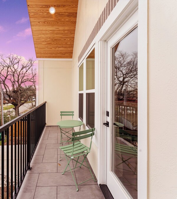 Near Nrg And Downtown With Hot Tub, Games, King Bed, Family Fun! - Houston, TX