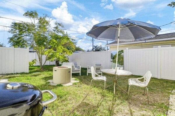 Central Gem: Modern One Bedroom Oasis - 聖彼德斯堡