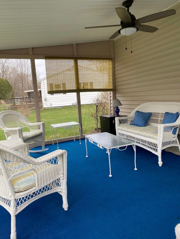 Immaculate Berkshires Home!  Close To Museums, Colleges, And Outdoor Activities. - North Adams, MA